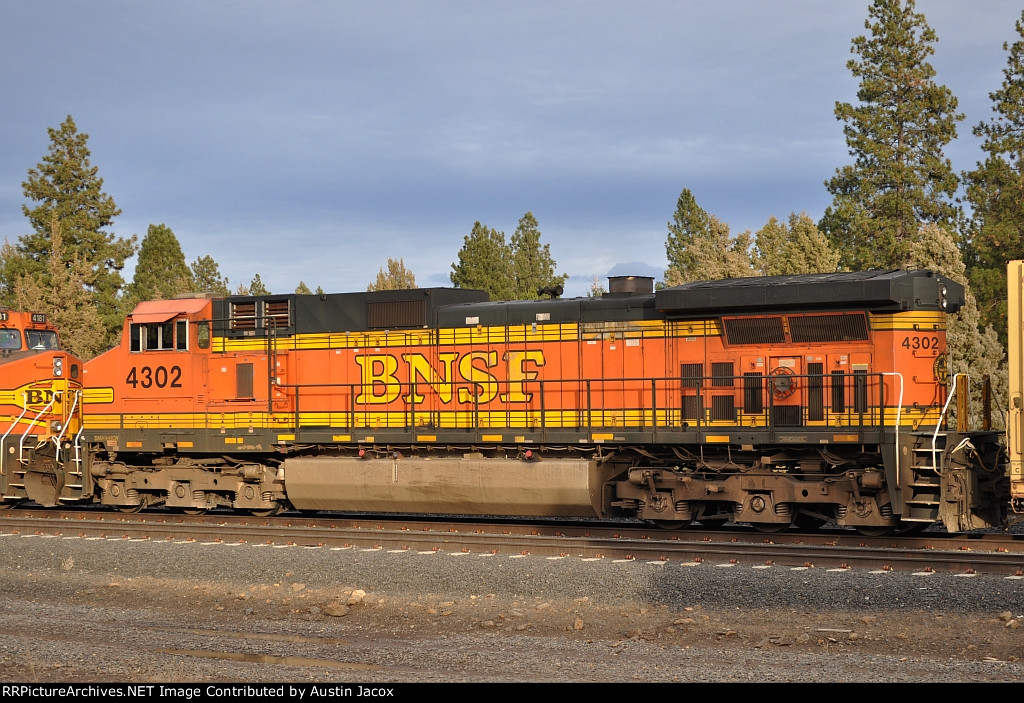 BNSF 4302